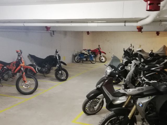 Ενοικιάσεις parking | xe.gr