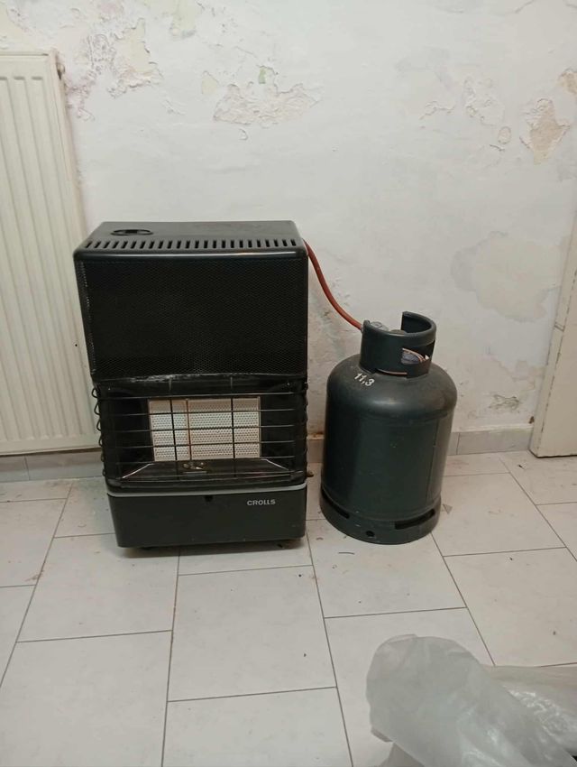 ΣΟΜΠΑ ΥΓΡΑΕΡΙΟΥ ΣΕ ΆΡΙΣΤΗ ΚΑΤΑΣΤΑΣΗ, ΔΊΝΕΤΑΙ ΜΑΖΙ ΜΕ ΤΗΝ ΦΥΑΛΗ, τιμή 40€